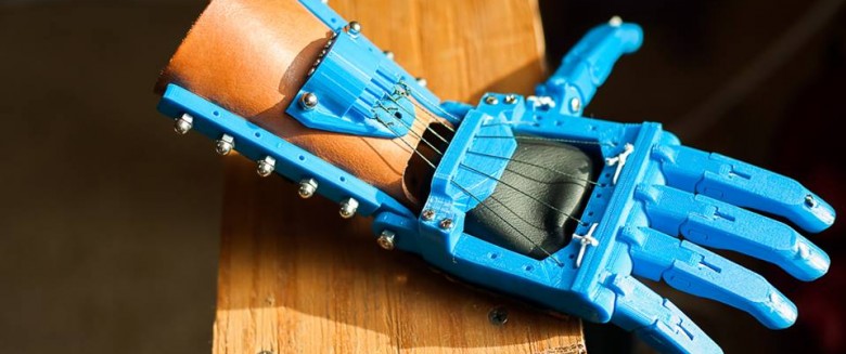 Impression 3D : première prothèse de la main pour un jeune français ...