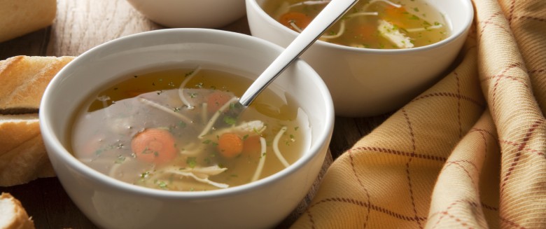 3 bonnes raisons de se mettre au bouillon cet hiver | Santé Magazine