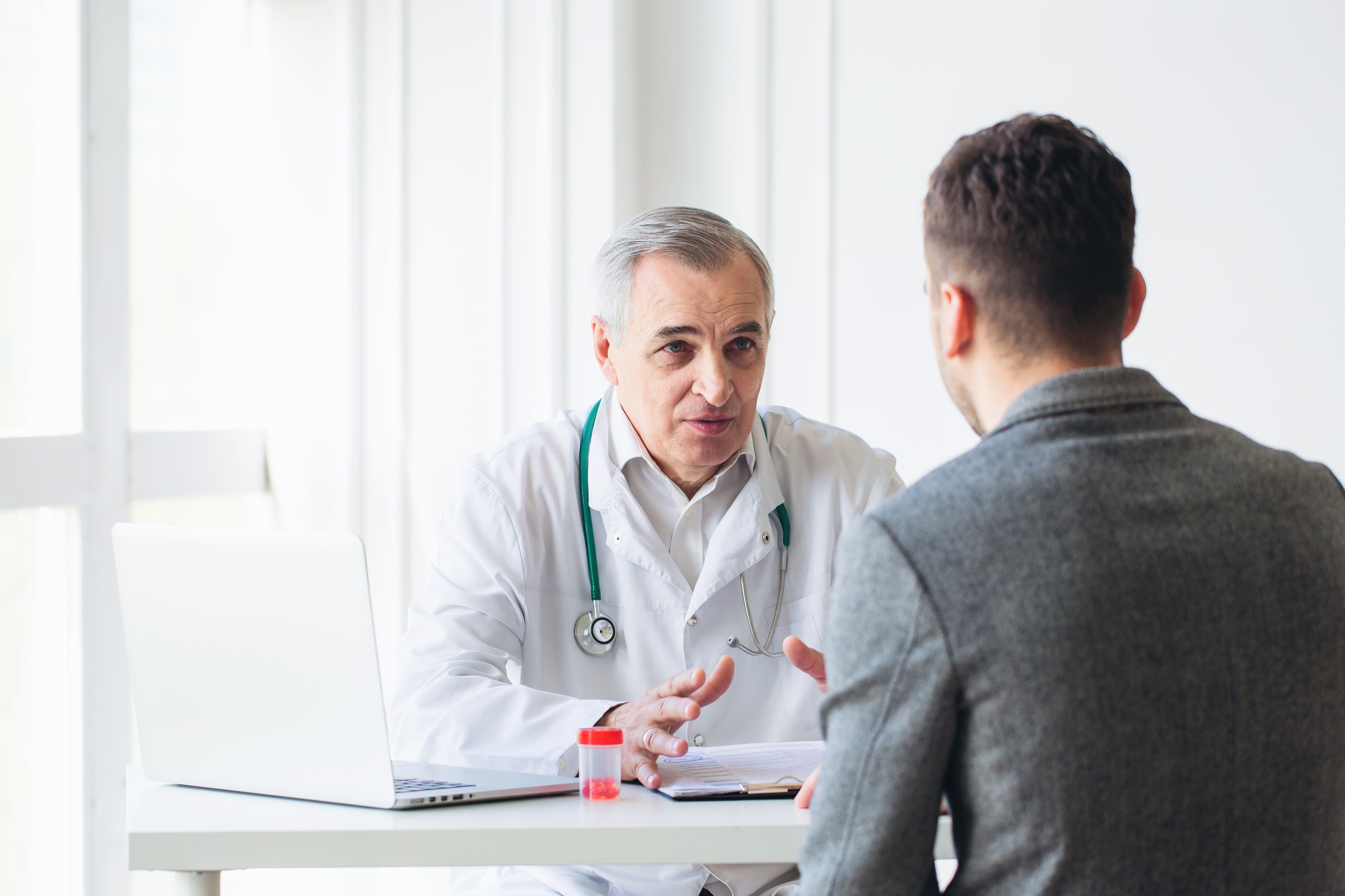 Du sang dans le sperme (hémospermie) : faut-il s’inquiéter ? | Santé ...
