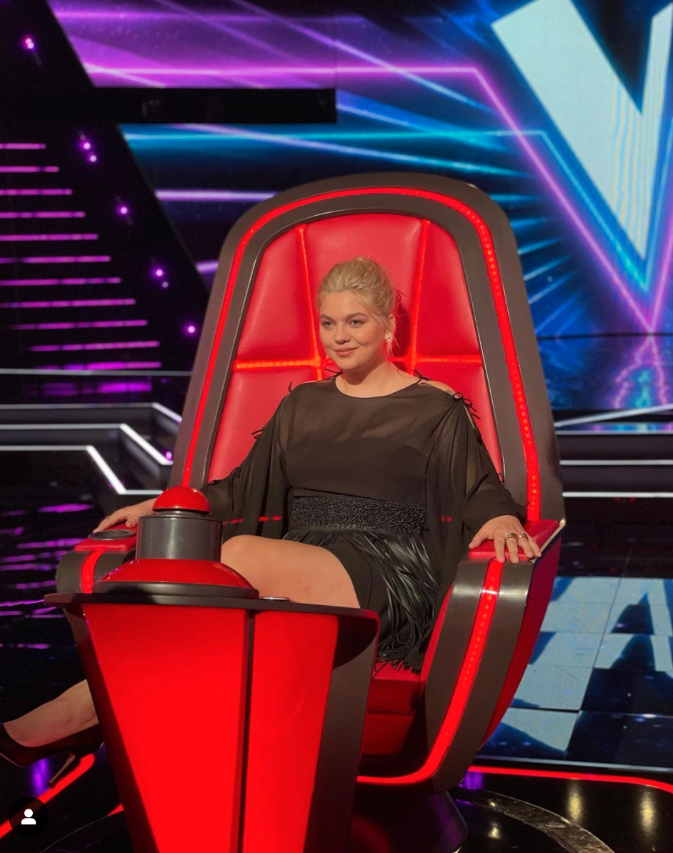 Louane : la chanteuse se confie sur ses crises d’anxiété | Santé Magazine