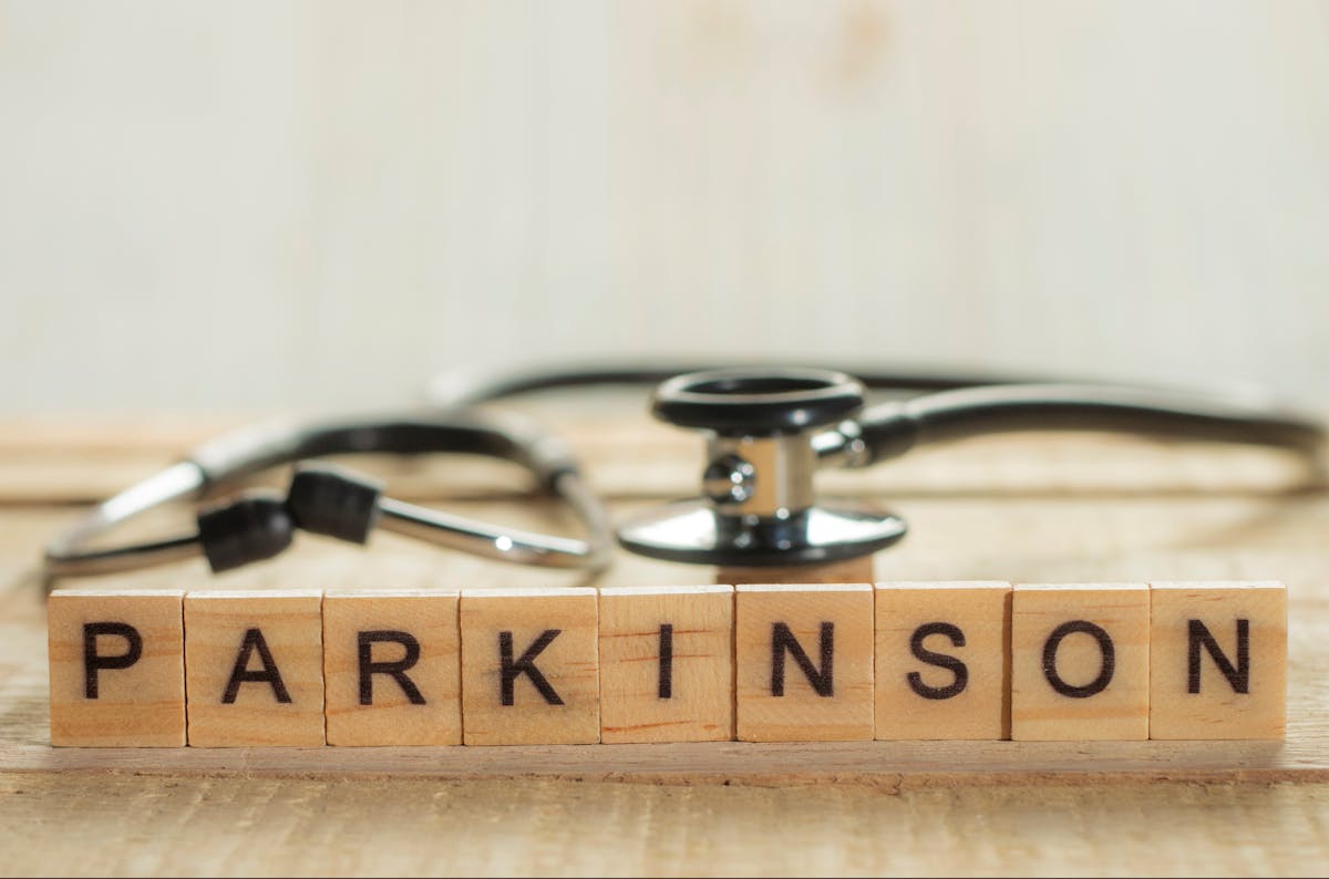 Maladie de Parkinson : définition, symptômes, traitements | Santé Magazine