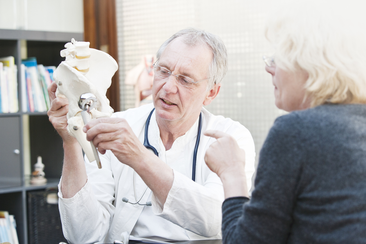 Arthrose de la hanche : pourquoi et quand poser une prothèse ? | Santé ...