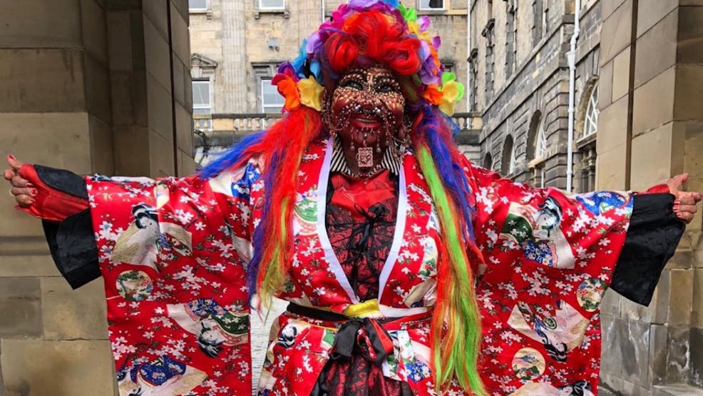 Piercing La Femme La Plus Tatouée Du Monde Avec Plus De 15 000 Piercings Santé Magazine