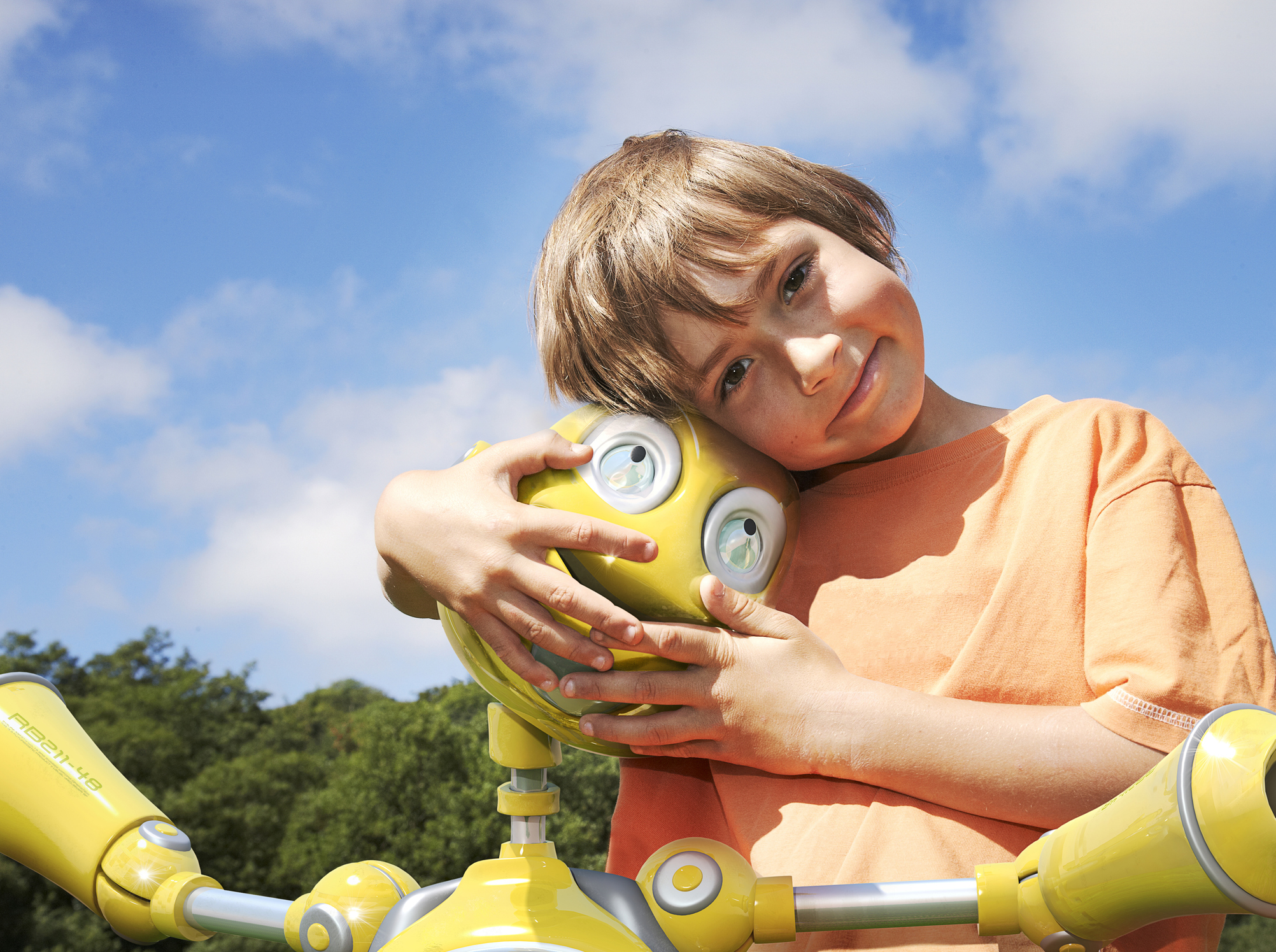 Un câlin avec un robot fait-il autant de bien qu’avec un humain ? Voici ...