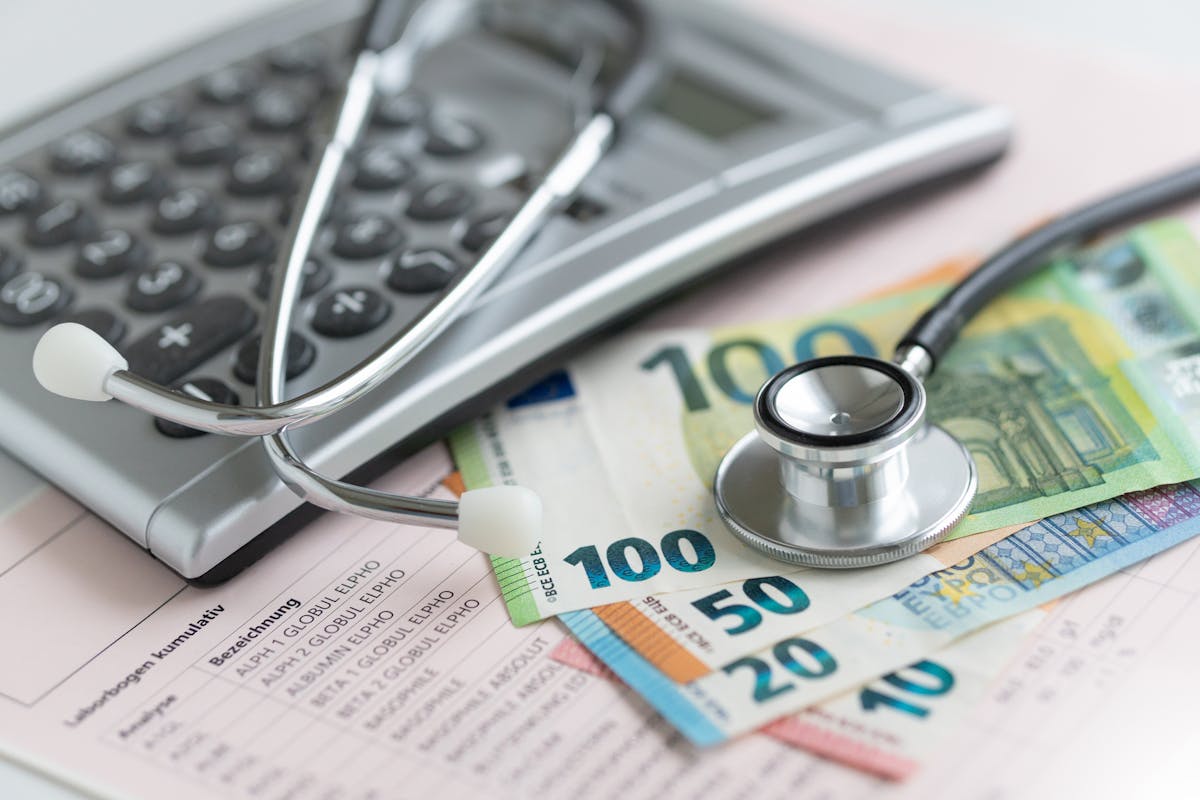 Déficit de la Sécu : de combien est-il et quelles sont les solutions sur la table pour le ...