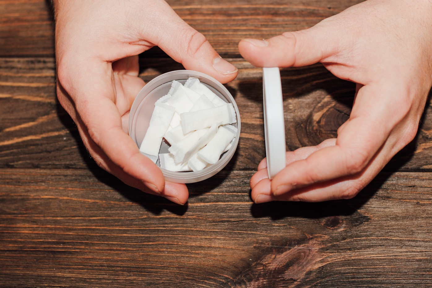 « Pouches » : quels sont les effets de ces sachets de nicotine sur la ...