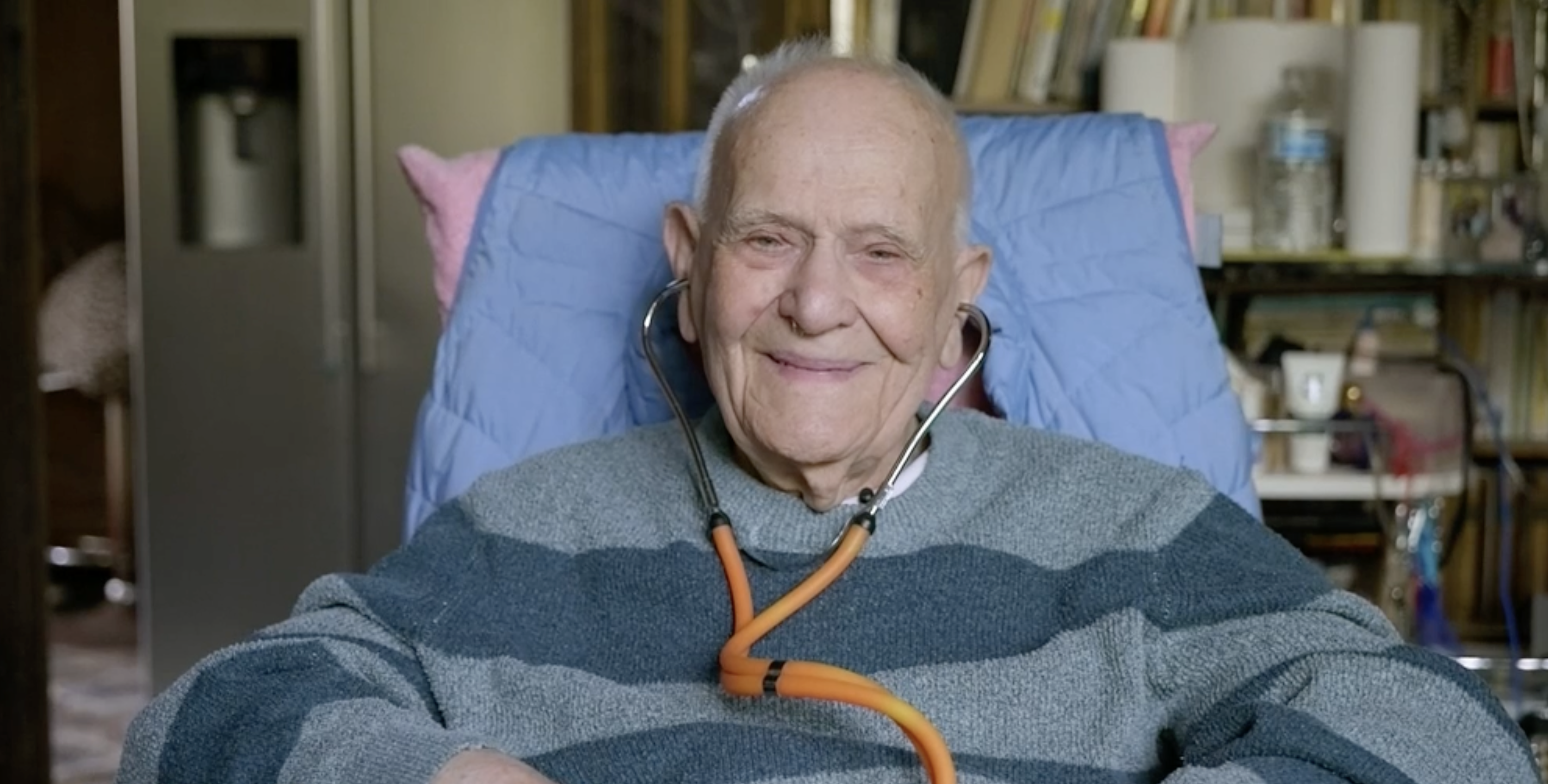 À 103 ans, cet homme est le plus vieux médecin de France | Santé Magazine