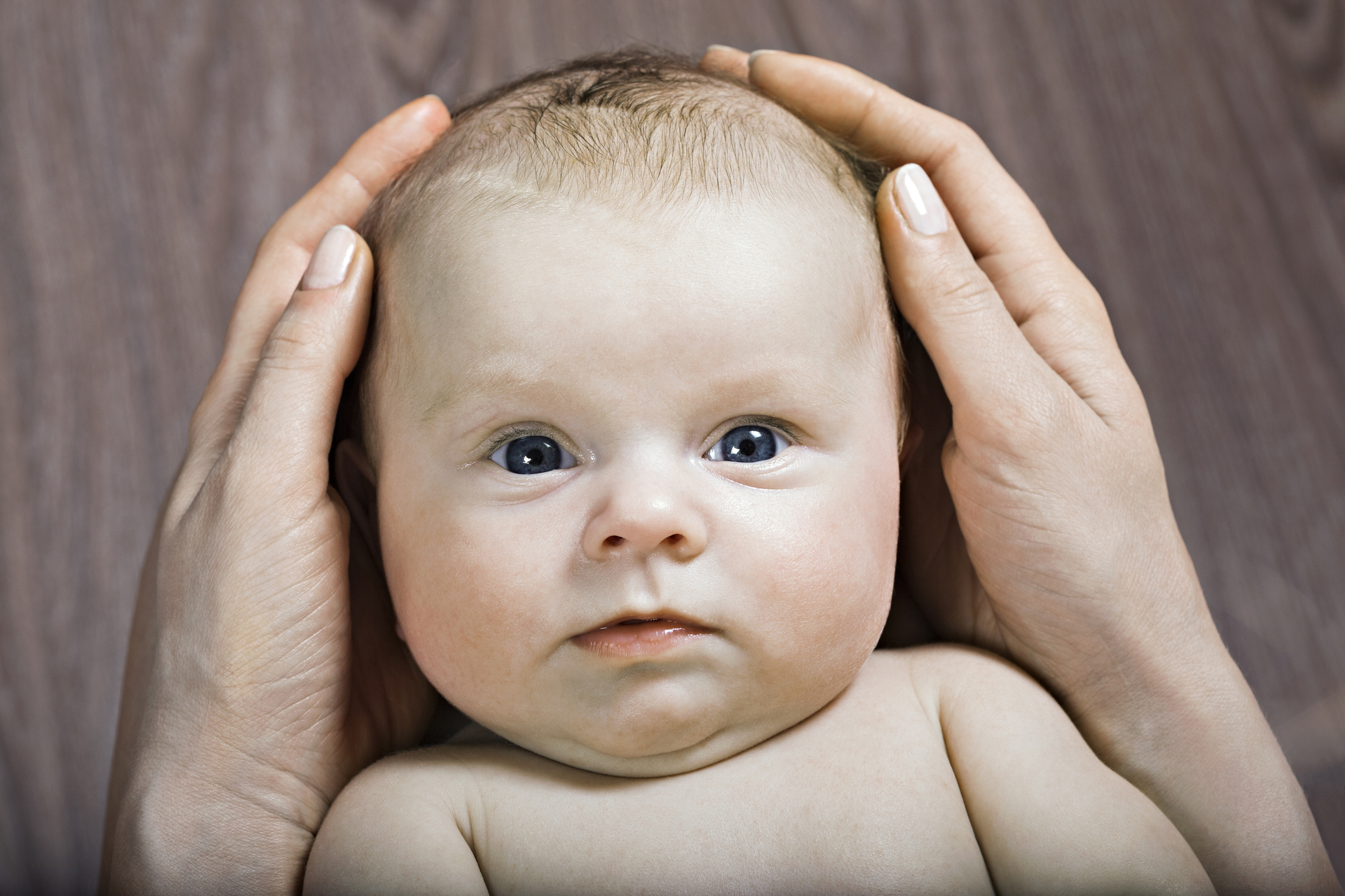 Bébé s'est cogné la tête : que faire ? | Santé Magazine